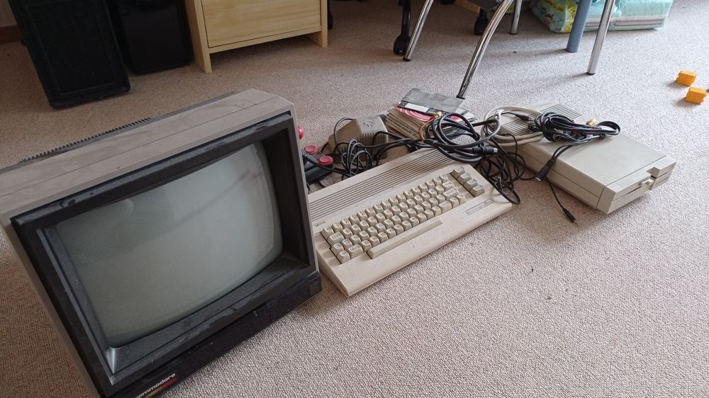 Original Comodore C64 defekt nach Einlagerung (Defekt) in Thun für CHF ...