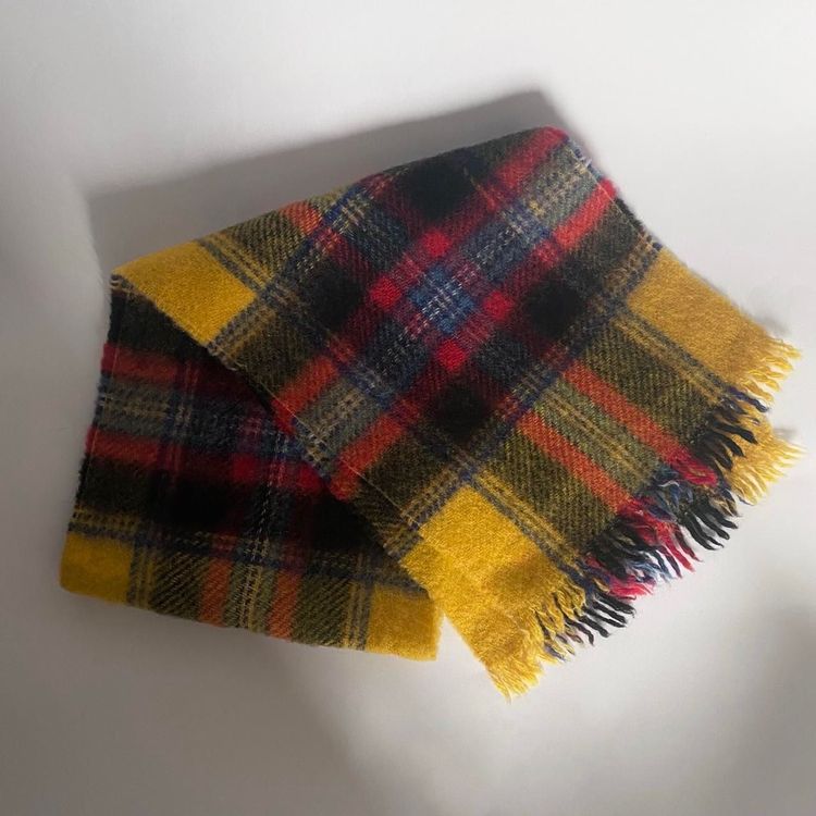 Vintage yellow tartan scarf (Gebraucht) in Zürich für CHF 20 – mit ...