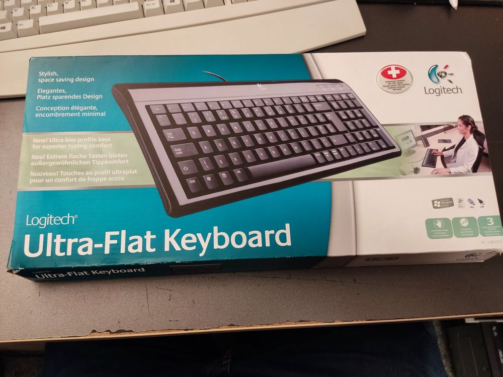Logitech ultra flat Keyboard / Tastatur für PC CH-Layout (Gebraucht) in ...