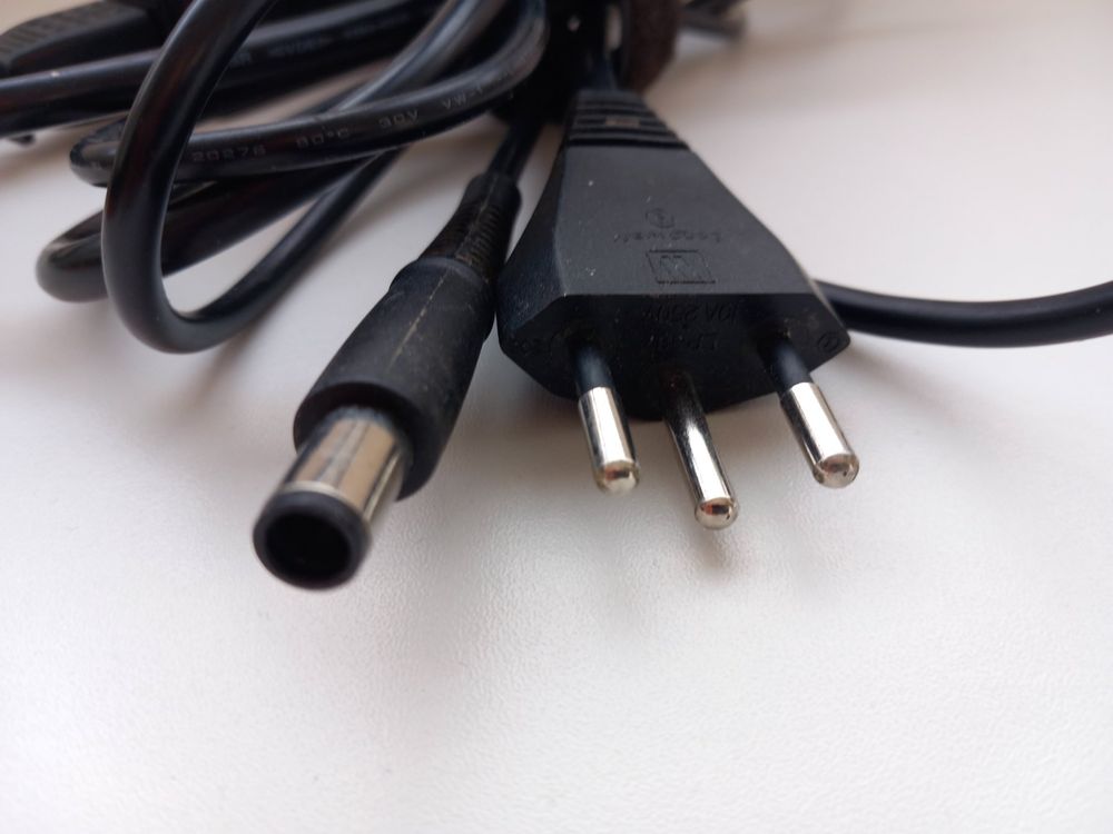 HP Ladekabel Stromkabel mit Rundstecker (Gebraucht) in Oensingen für ...