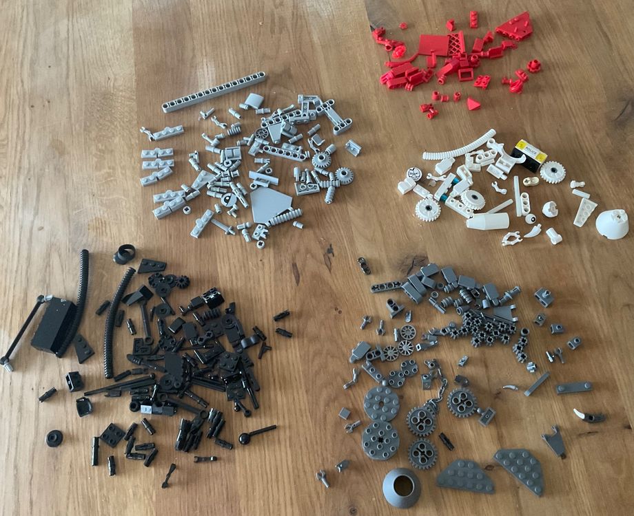 Lego Kleinteile versch. Farben und Formen (Gebraucht) in Zürich für CHF 1 – mit Lieferung auf ...