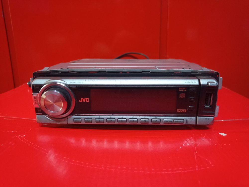 JVC KD-G821 Autoradio CD-Player mit AUX-Anschluss | Kaufen auf Ricardo