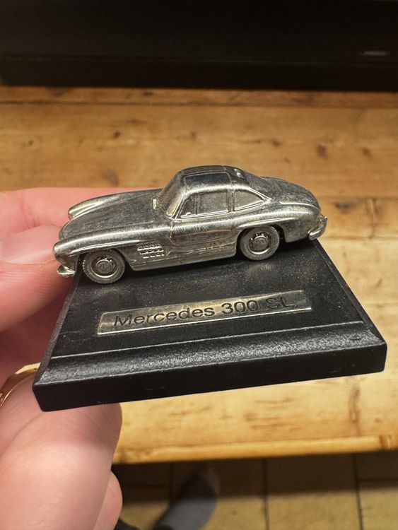 Mercedes 300 SL-Modellauto aus Metall mit Sockel | Kaufen auf Ricardo