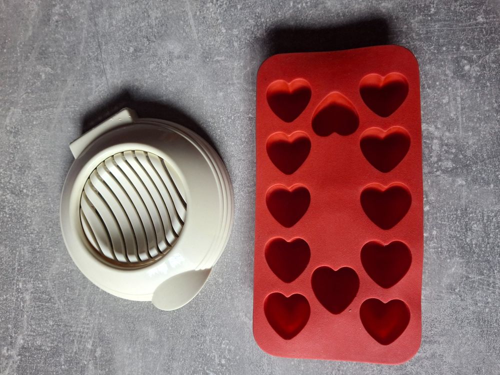 Accessoire cuisine 1 bac glaçons coeur et 1 coupe œuf etc... (D ...