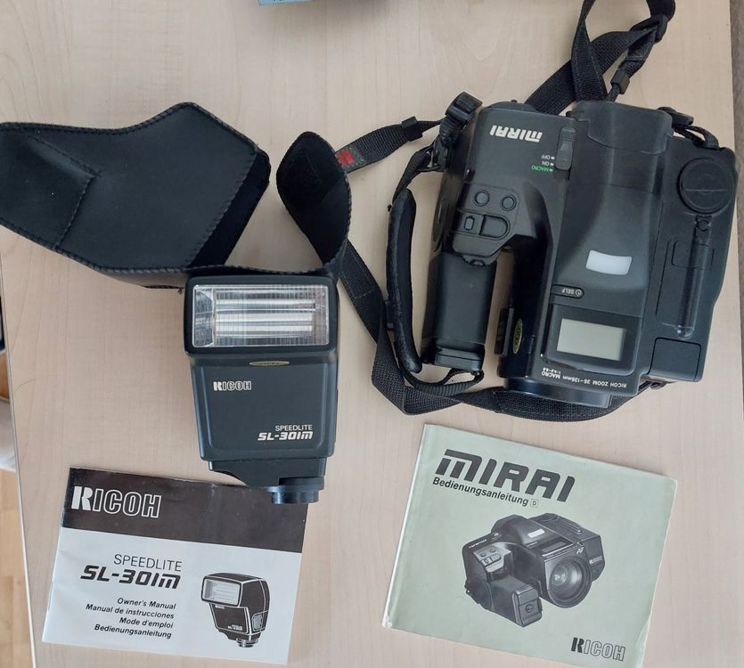 Fotoaparat RICOH MIRAI mit Orginal RICOH BlitzaufsatzSL-301m | Kaufen ...