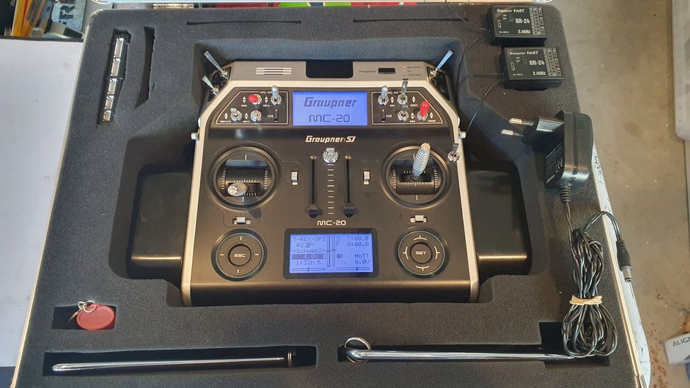 Graupner MC 20 HoTT Fernsteuerung mit 2 Empfänger (Gebraucht) in ...