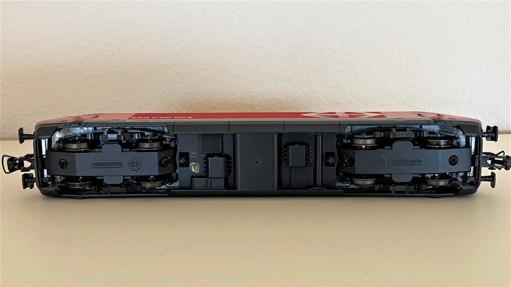 Roco 43655 SBB eLok Re 4/4 Lötschberg Nr. 460 001-1 H0 (Neu und ...