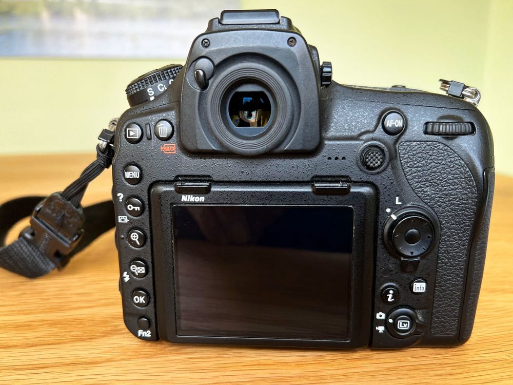 Nikon D850 mit GPS und Objektiv Tamron AF 24-70mm 2.8 Di V6 (Gebraucht ...