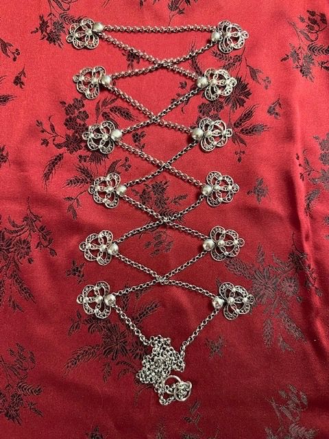 Tracht, Trachtenschmuck, Berner Müngertracht, Silber (Gebraucht) in Hindelbank für CHF 220 – mit ...