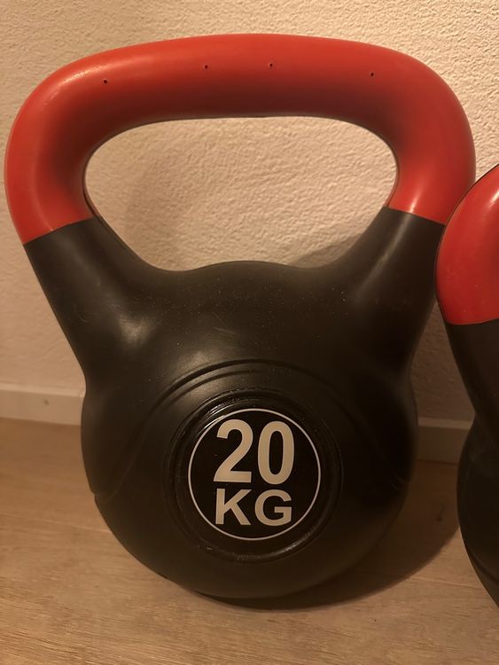 Kettlebell Gewicht 20 kg und 10 kg | Kaufen auf Ricardo