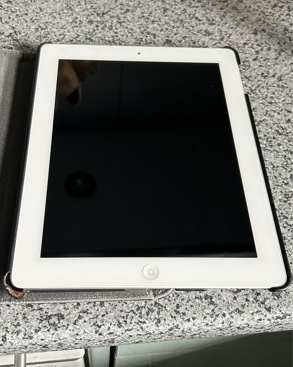 iPad 4. Generation 32 GB WiFi (Gebraucht) in Hitzkirch für CHF 32 – mit Lieferung auf Ricardo kaufen