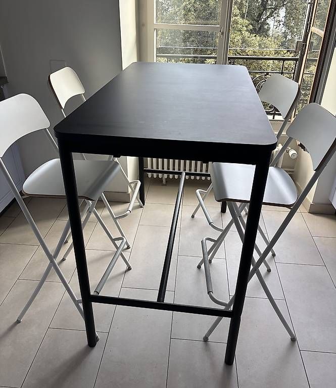 Table / chaises (D'occasion) à Genève pour CHF 140 – retrait uniquement ...