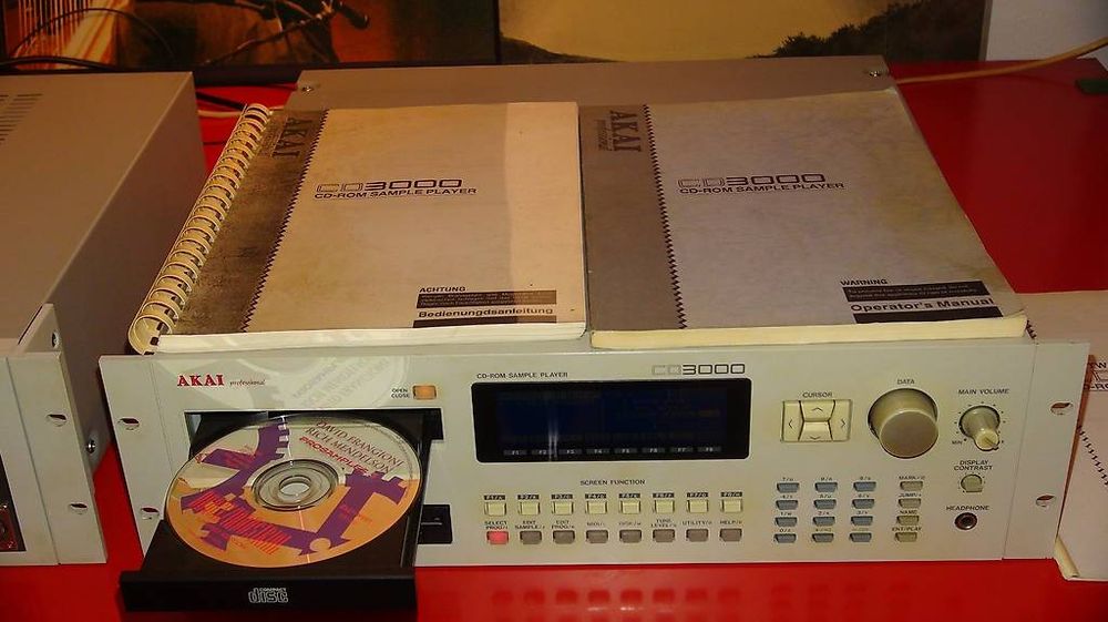 AKAI Sampler CD 3000 1993 läuft, aber hat kleine Mängel. (Gebraucht) in ...