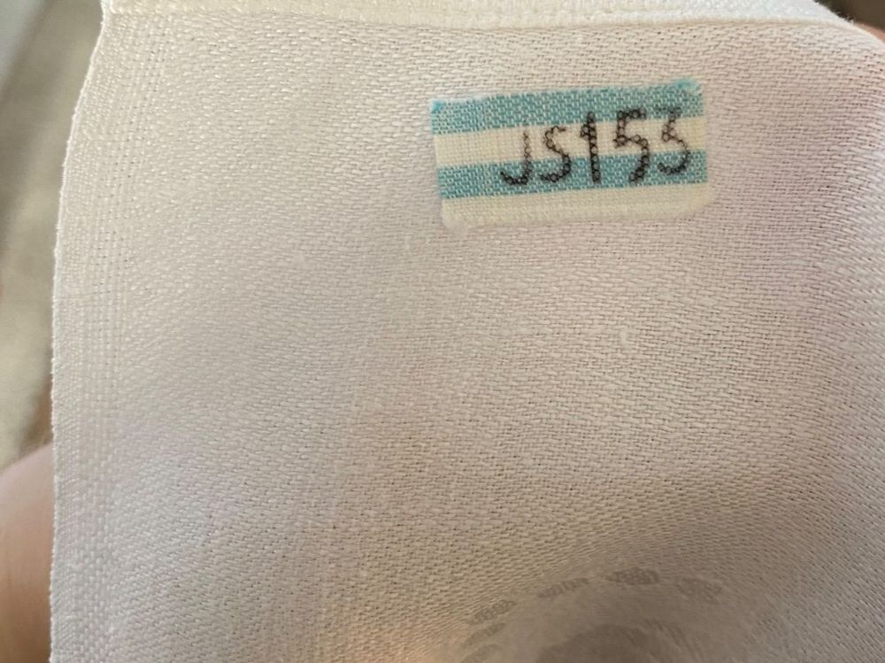 Tischtuch mit Rosen-Muster Damast? weiss 125 x 155 cm (Gebraucht) in ...