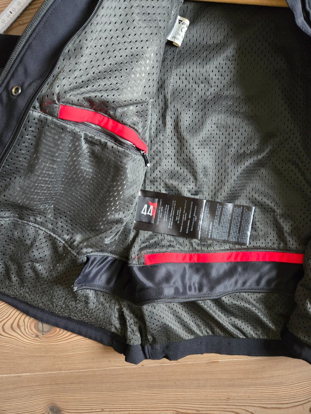 Dainese Motorradjacke, Grösse 44, Top Zustand (Gebraucht) in pieterlen ...