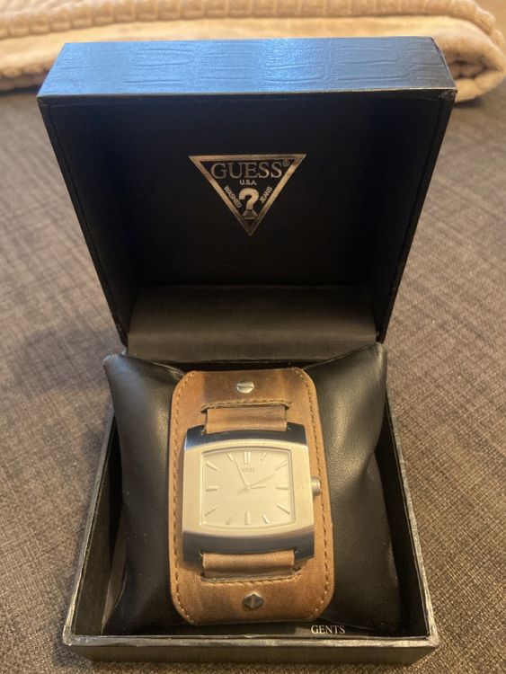 Guess Damen Uhr (Gebraucht) in Jona für CHF 19 – mit Lieferung auf Ricardo kaufen