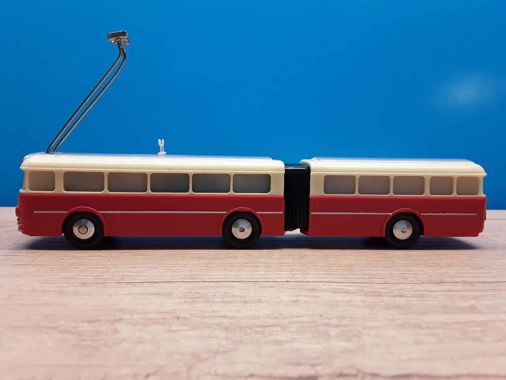 Brawa _ Trolleybus _ Gelenkbus _ mit Oberleitungen _ Spur H0 (Gebraucht ...
