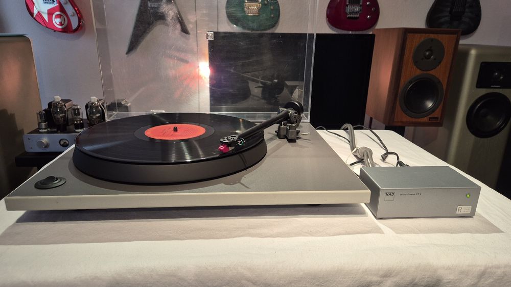 Plattenspieler NAD C 555 mit Phono-Vorverstärker (Rowen) (Gebraucht) in ...