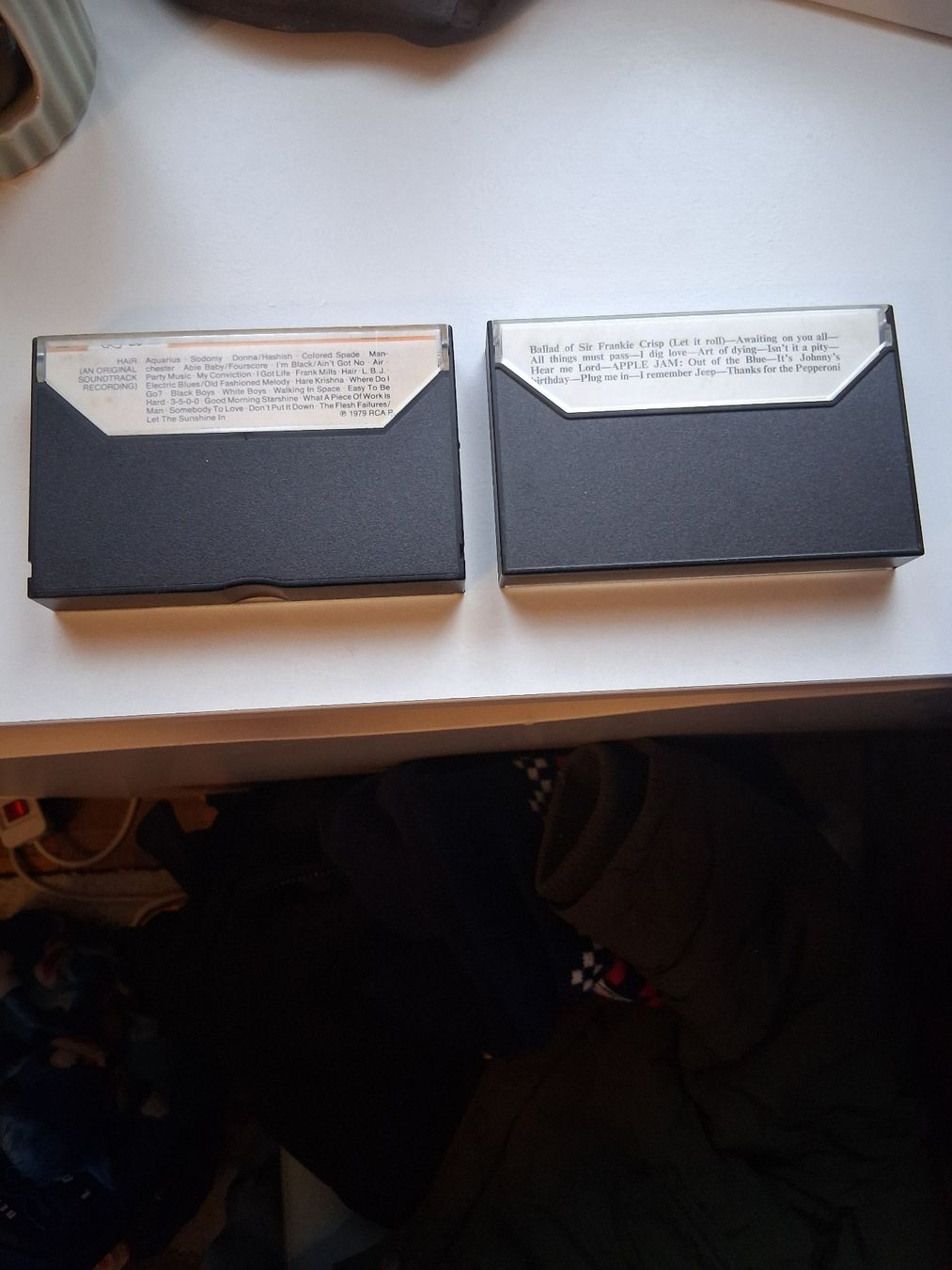 Cassettes originales Hair + George Harrison (D'occasion) à Aigle pour ...