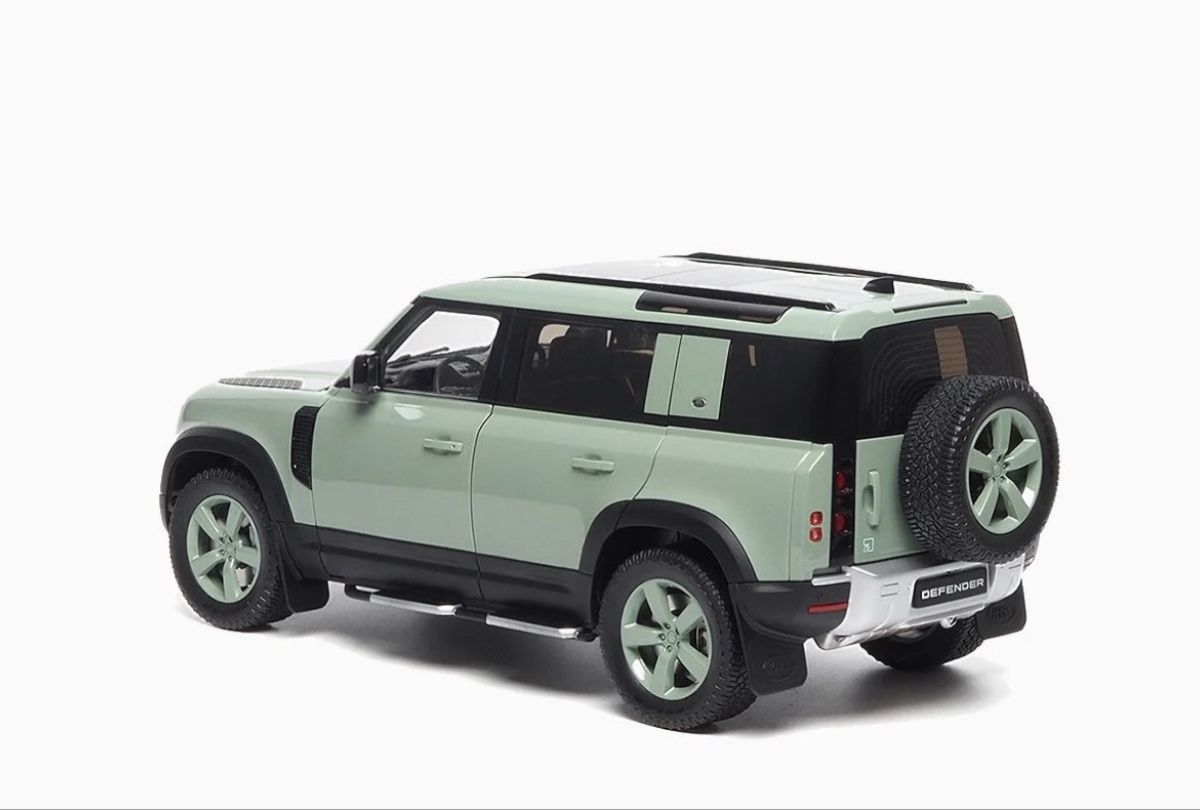 Land Rover Defender 110 - 2023 - 1:18 - Sammlerstück (Neu und ...