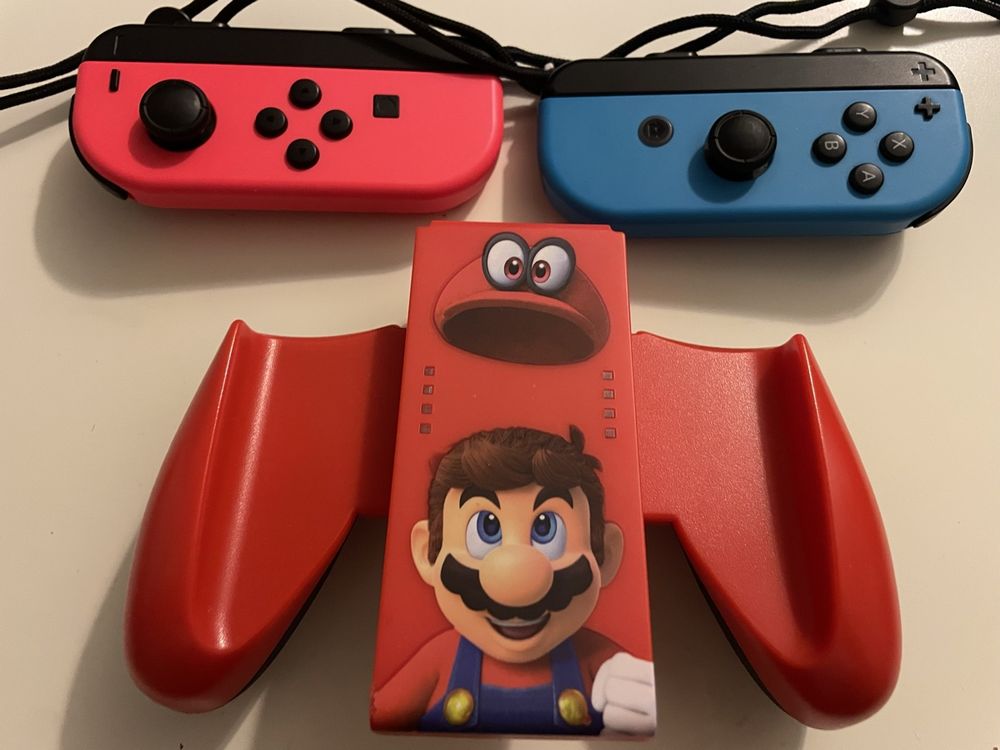 Nintendo Switch Joy-Cons mit Mario Power A Griff Joy Con (Gebraucht) in ...
