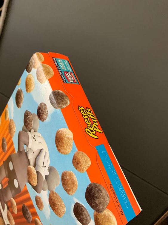 Kaws x Reese’s Puffs Limited Edition Designer Cereal Box (Neu und ...