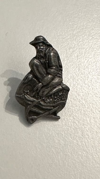 Goldgräber Pin . (Gebraucht) in Gutenswil für CHF 4 – mit Lieferung auf Ricardo kaufen