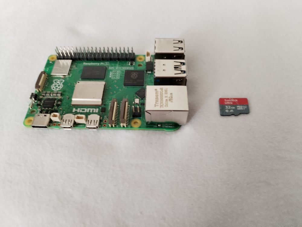 Raspberry PI 5 mit 8GB und 32GB Karte mit Orginal OS (Neu (gemäss Beschreibung)) in Delémont für ...