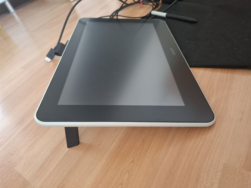 Wacom One DTC133 13 Zoll Creative Pen Display (Neu (gemäss Beschreibung ...