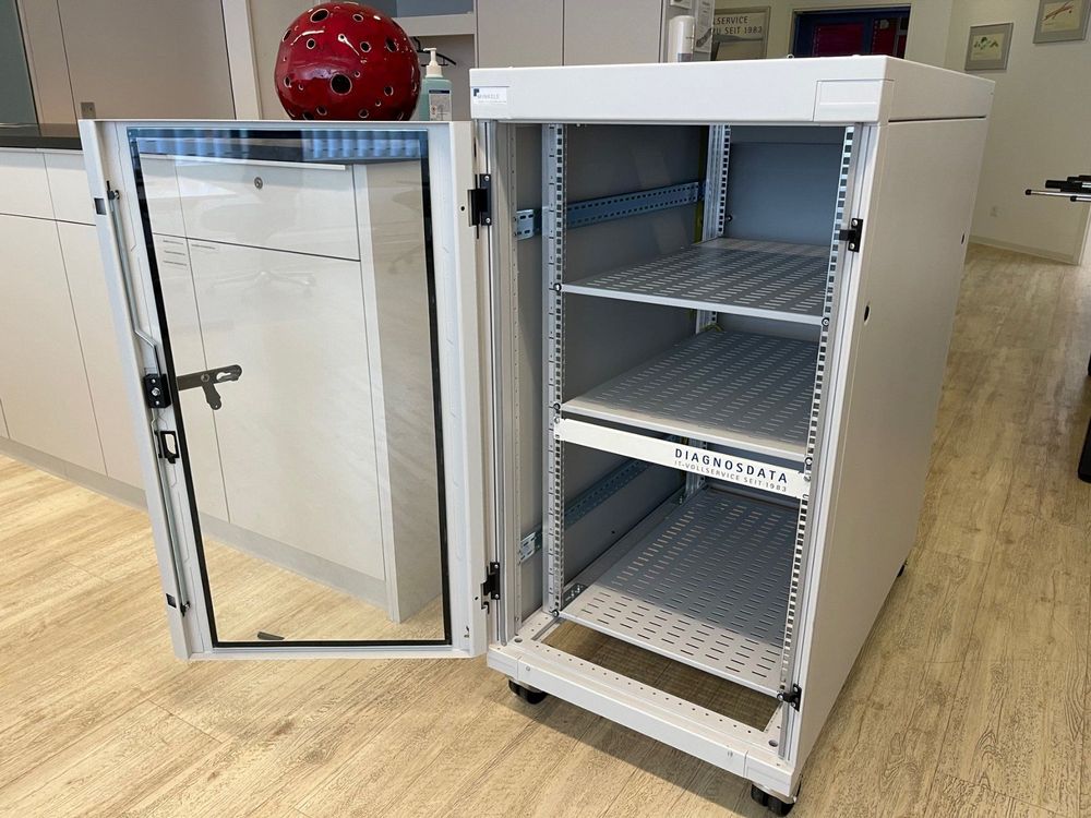Serverrack von Minkels (Gebraucht) in Cham für CHF 300 – mit Lieferung ...