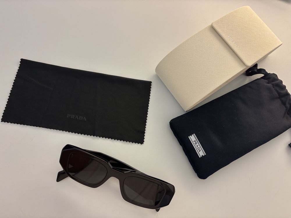 Prada Sunglasses (Neu (gemäss Beschreibung)) in Bulle für CHF 180 – mit Lieferung auf Ricardo kaufen