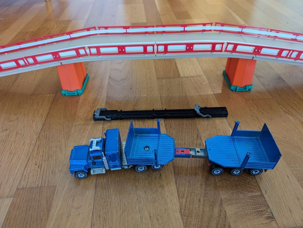 Siku 4013 Mack Schwertransporter mit Strassenbrücke 1:55 (Gebraucht) in ...