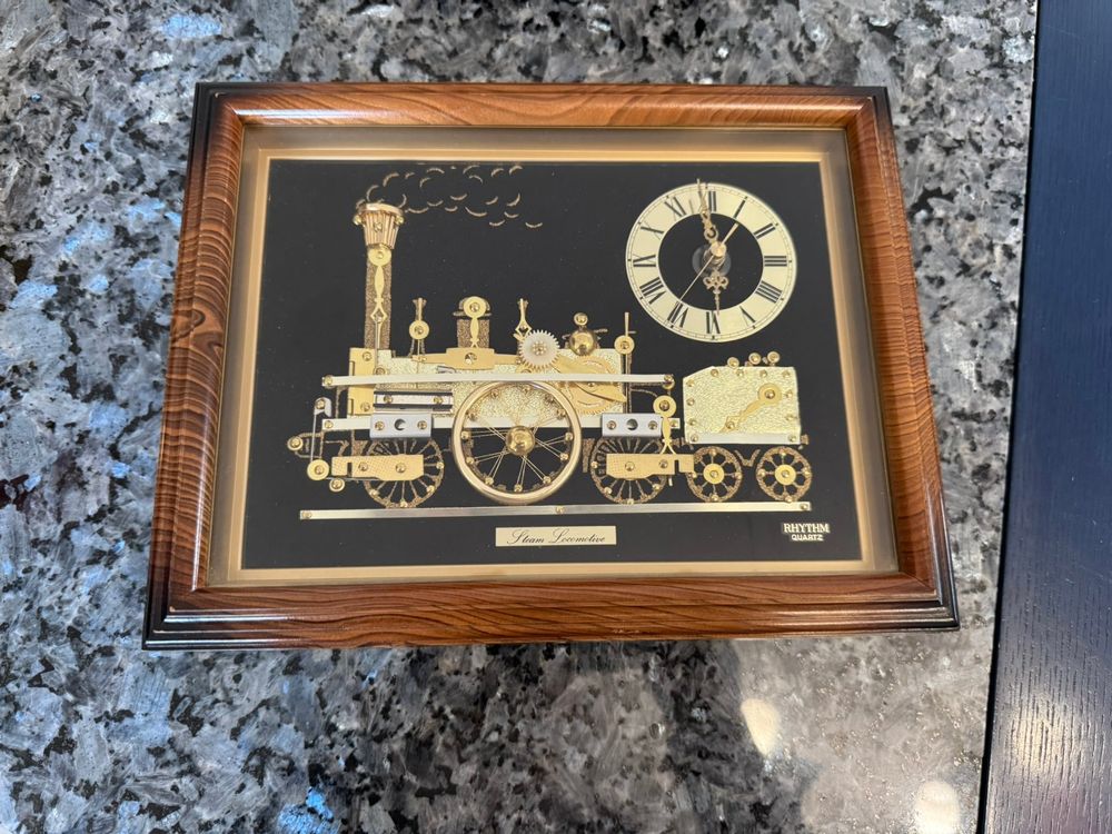 Rhythem Quartz Steam Locomotive Uhr (Gebraucht) in Magden für CHF 25 ...