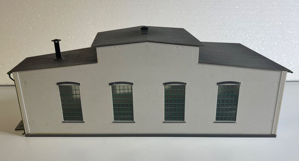 Rundschuppen H0 (Gebraucht) in Dänikon ZH für CHF 1 – nur Abholung auf ...