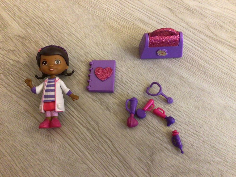 Doc Mcstuffins Figur mit Arztköfferchen (Gebraucht) in Schinznach Dorf ...