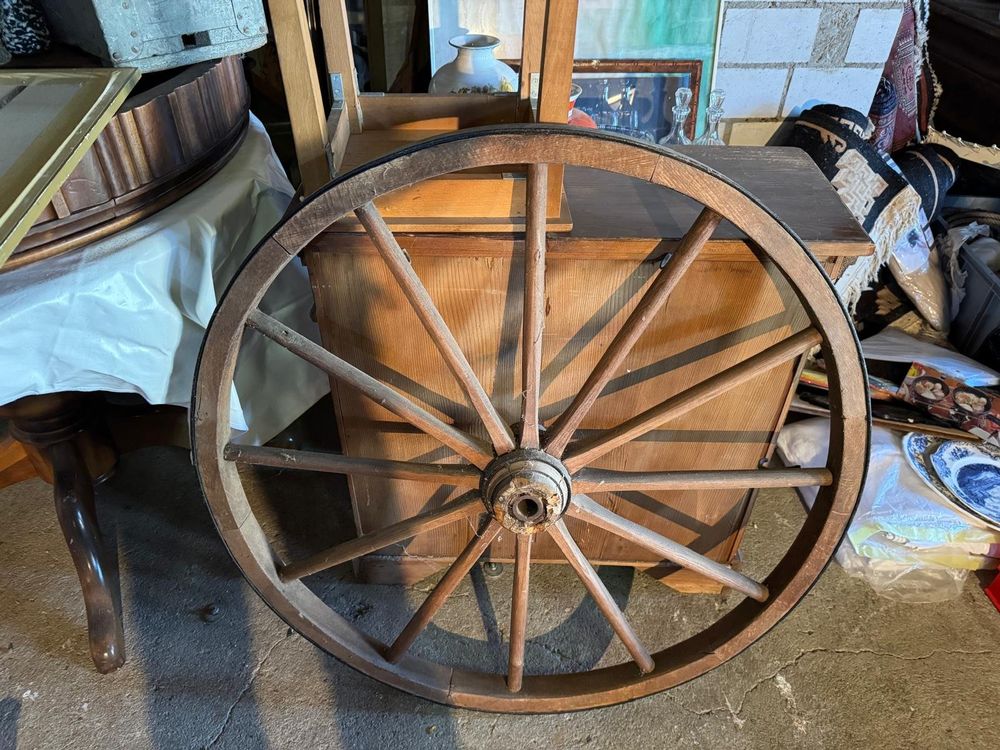 Antike Holzrad Vintage (Gebraucht) in Buch am Irchel für CHF 20 – nur Abholung auf Ricardo kaufen