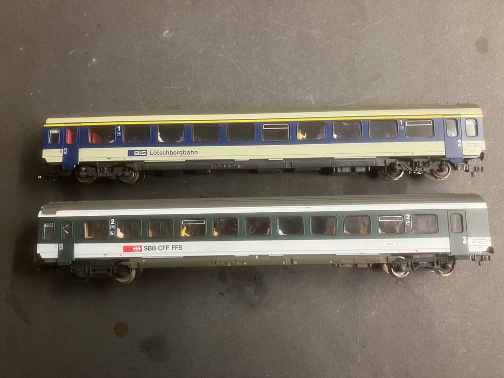 Roco 2 Personenwagen mit Licht/Passagieren (Gebraucht) in Interlaken ...