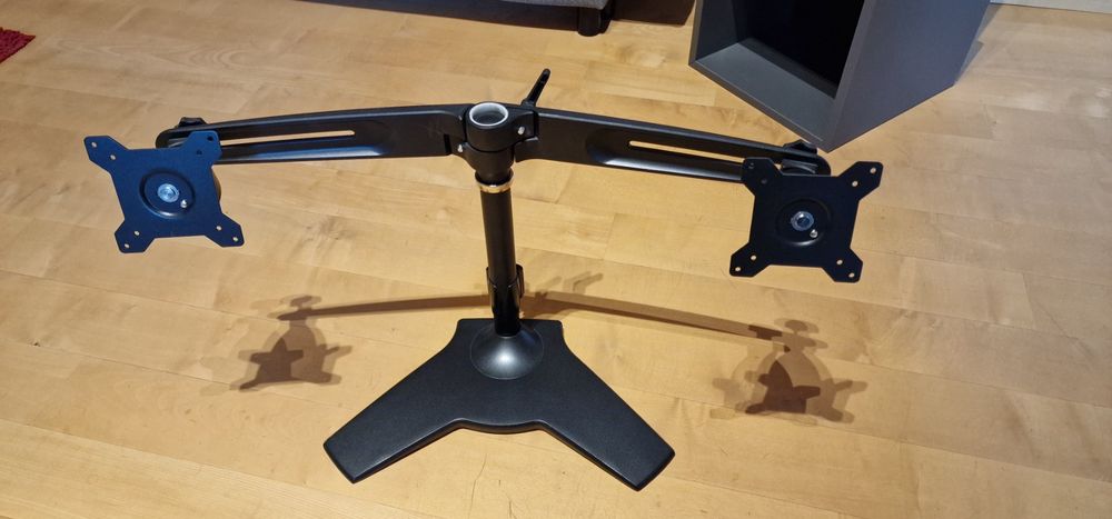 Doppel Monitor Halter (Gebraucht) in Märwil für CHF 1 – mit Lieferung ...