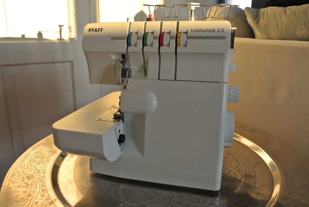 Pfaff Hobbylock 2.0 Overlocker mit Garantie bis Februar 2024 (Gebraucht ...