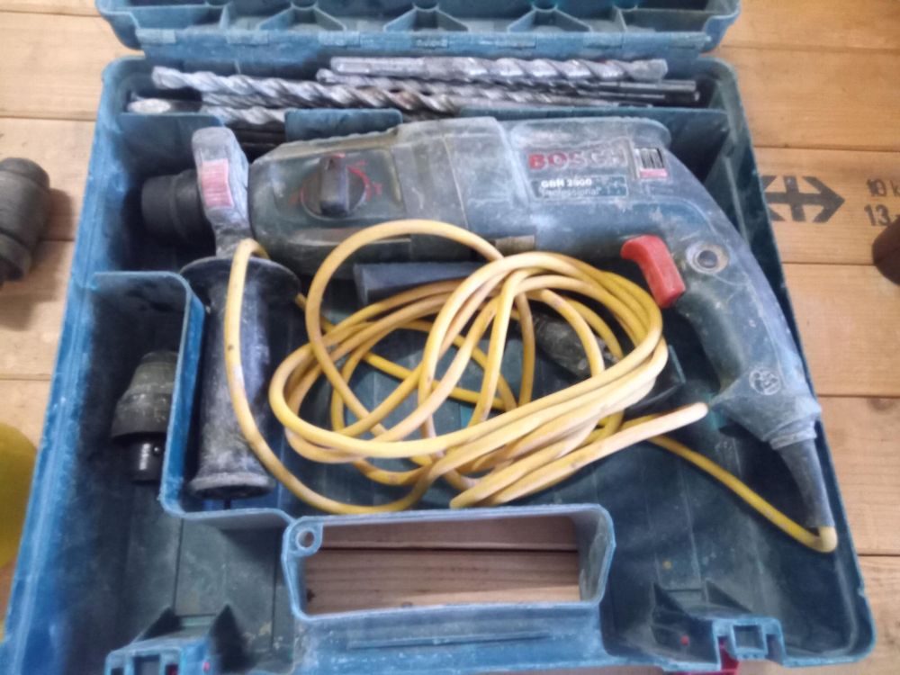 Maschienenset mit Kabel (Gebraucht) in Buochs für CHF 80 – nur Abholung auf Ricardo kaufen