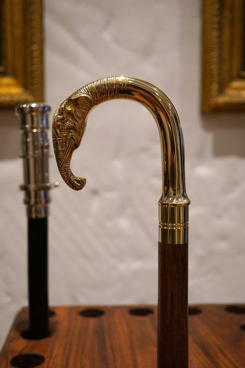 IMPOSANTER GEHSTOCK ELEFANT AUS MESSING SKULPTUR FIGUR | Kaufen auf Ricardo