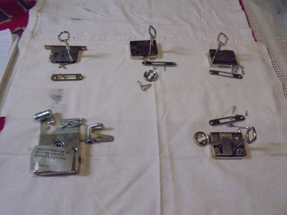 5 Möbell Schlössli (Gebraucht) in Rupperswil für CHF 4 – mit Lieferung ...