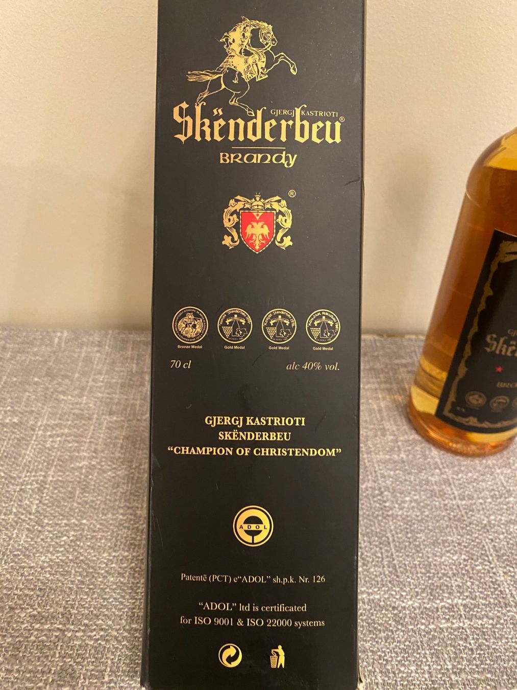 SKENDERBEU Brandy Albanien 40% Vol. 70 Cl (Neu und originalverpackt) in ...