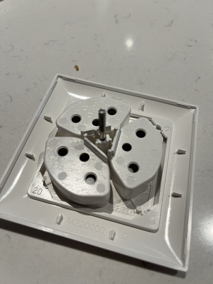 Swiss Wall Power Socket Type J - White, New (Neu (gemäss Beschreibung ...