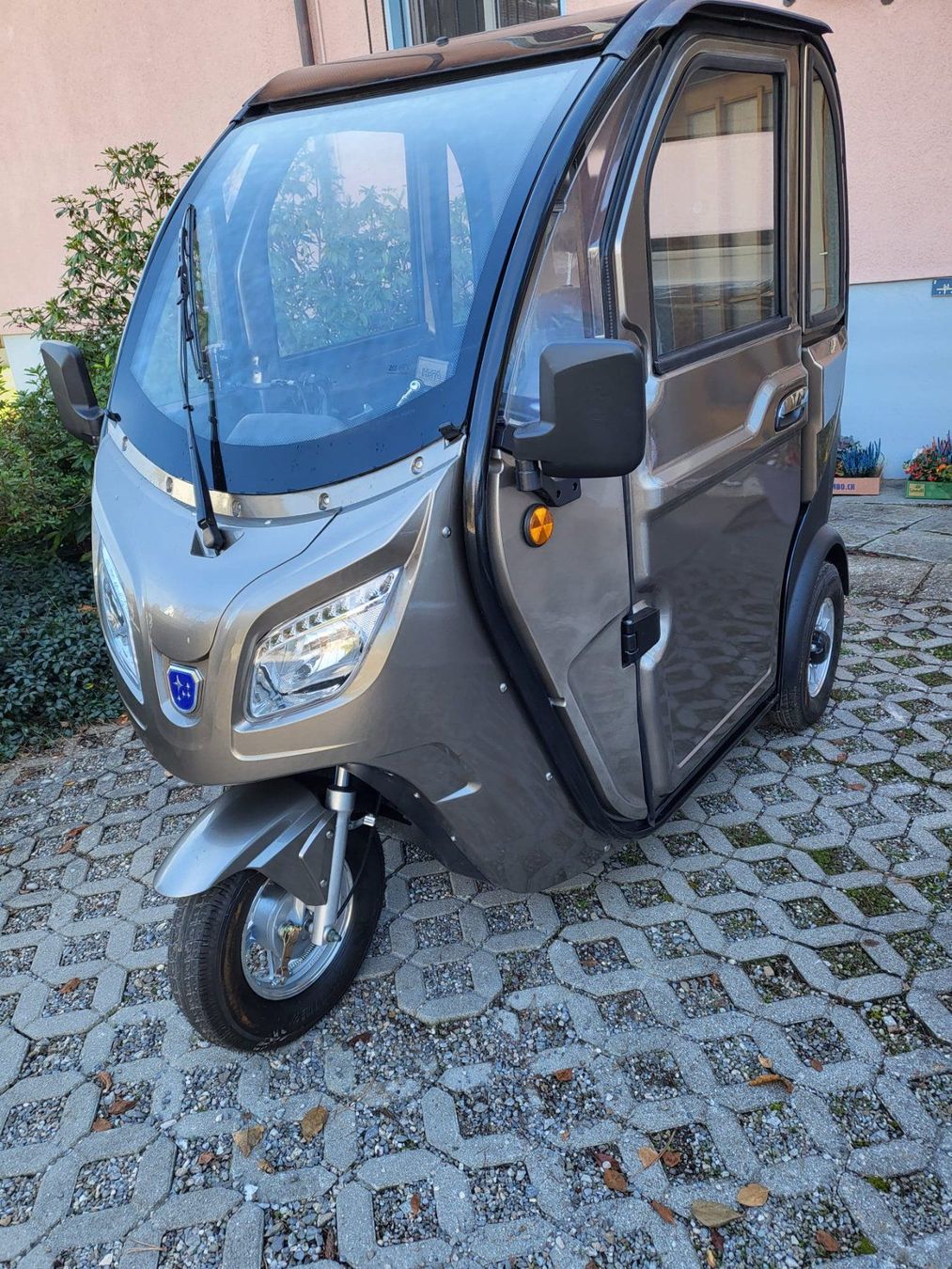 Wunderschone Elektromobil 45 Kmh Dreirad Fotos