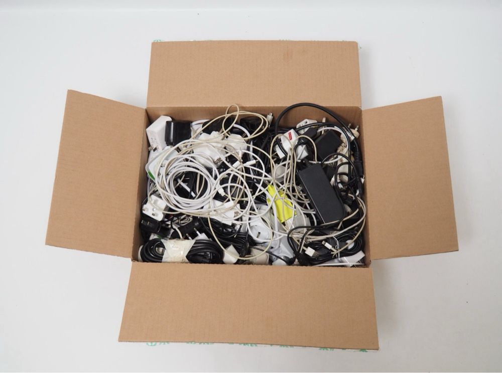 Ca.7,0kg Defekte Kabel, Adapter, Stecker, Power Banks usw. (Gebraucht ...