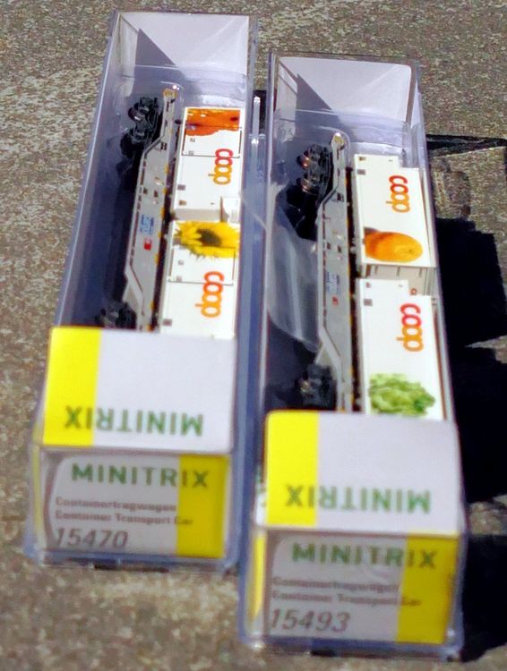 Minitrix 15470/15493, 2 Containertragwagen, Container Coop | Kaufen auf ...