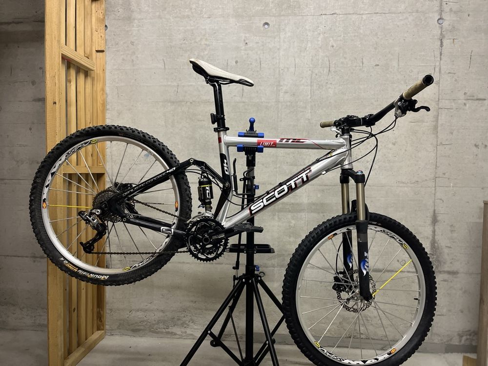 Scott Genius MC 40 Mountainbike mit Knog Mini (Gebraucht) in Kriens für ...