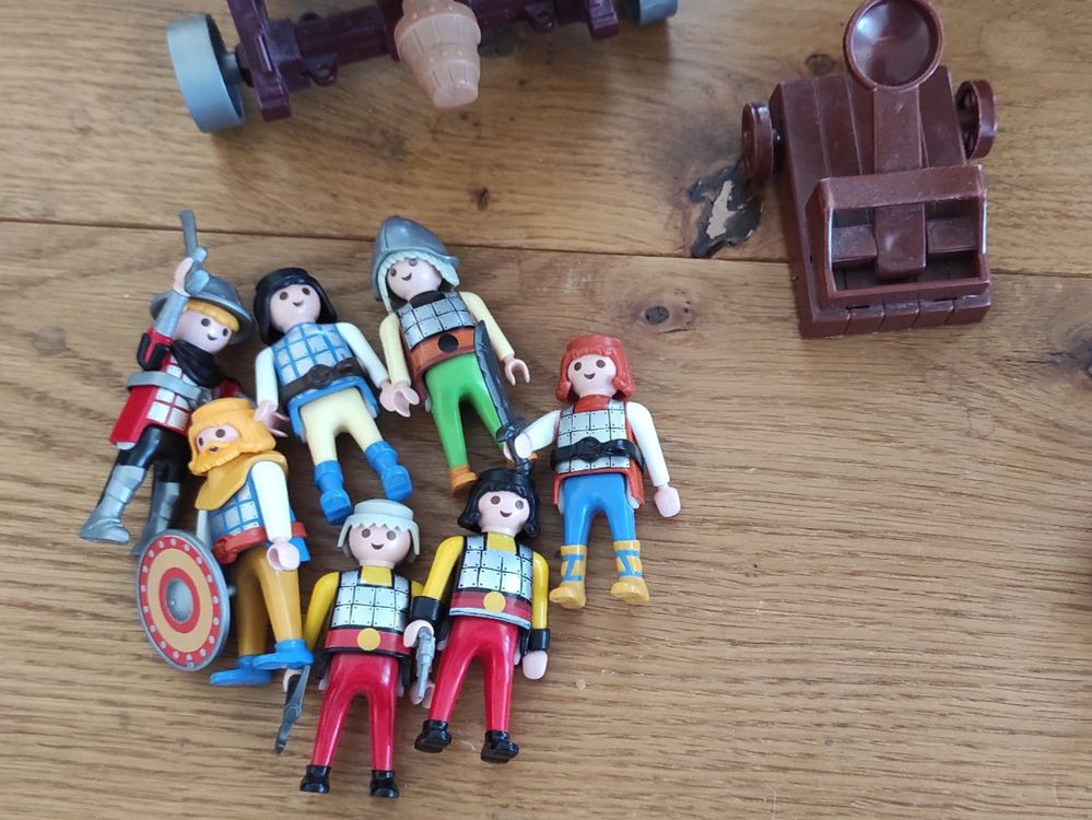 Playmobil-Set Angriffsturm, Kanonen, Ritter (Gebraucht) in Baar für CHF 15 – mit Lieferung auf ...