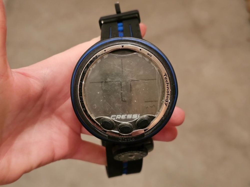 Tauchcomputer Cressi inklusive Kompass (Gebraucht) in für CHF 81 – mit ...